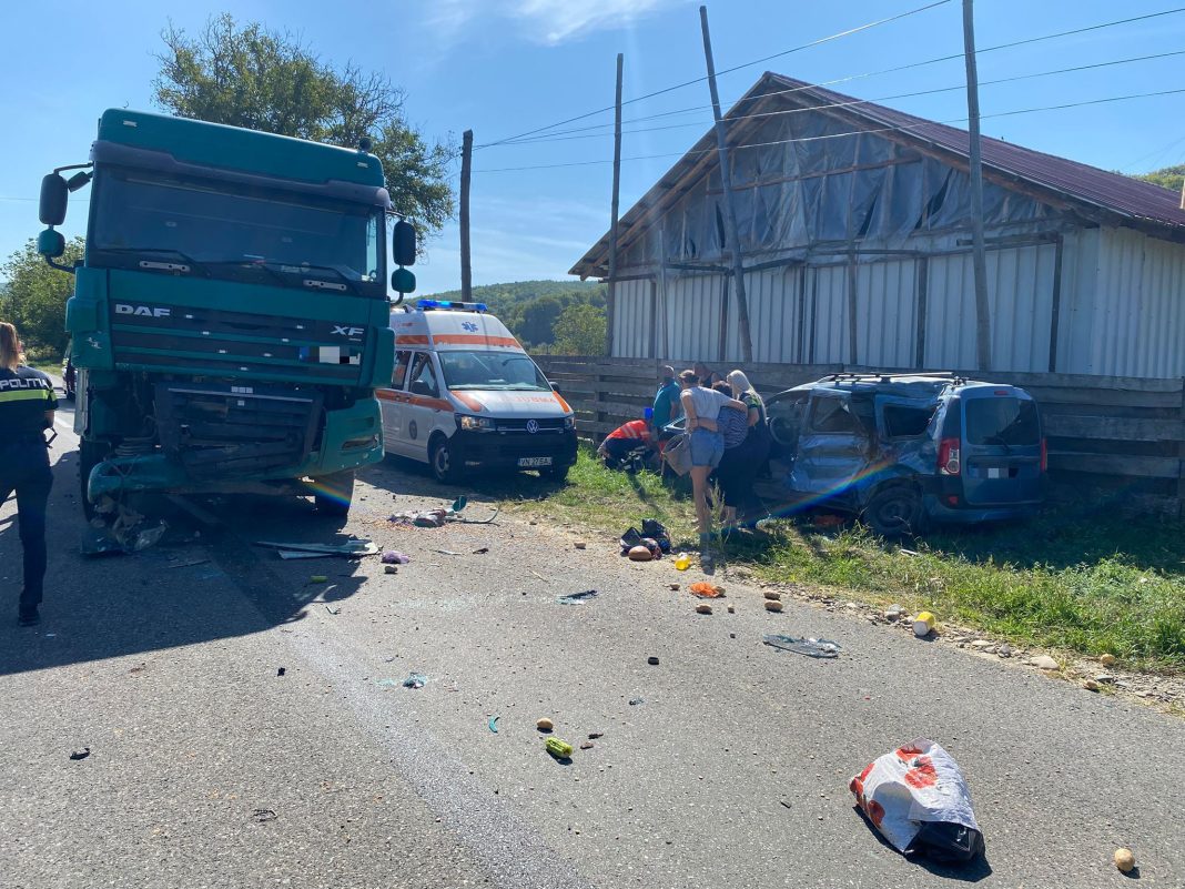 Trei persoane rănite într-un accident la Răcoasa - Vrancea24